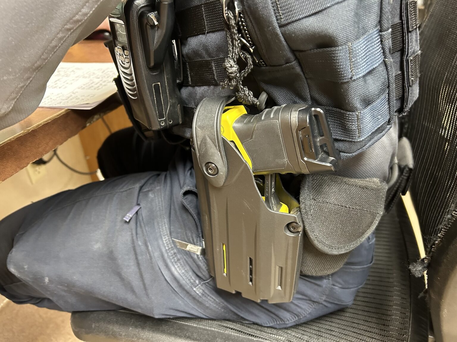 Taser Weapon Confusion - American Cop