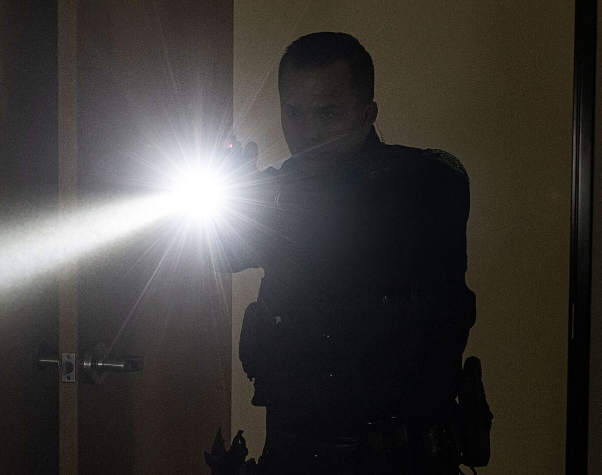 Illuminating Tactics: Searching With A Weapon-Mounted Light - American Cop