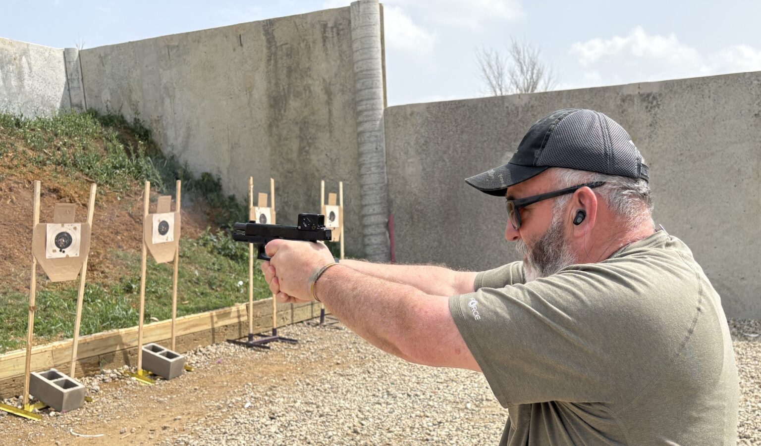 First Impressions - Aimpoint's COA and Glock's A-Cut - American Cop